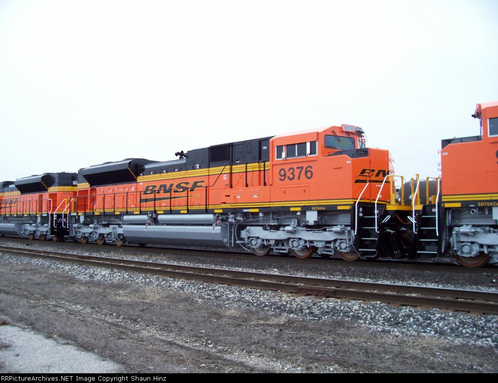 new BNSF SD70ACe #9376 heads west in deleivery on CN